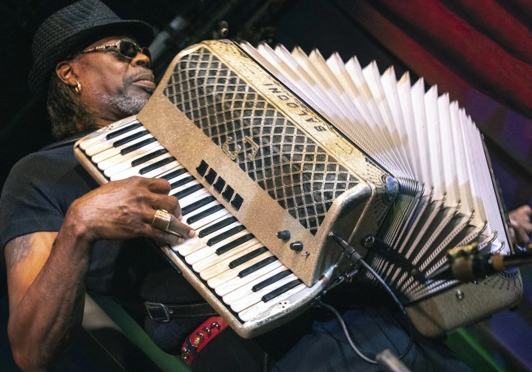 07:00 PM SHOW 09:30 PM SHOW